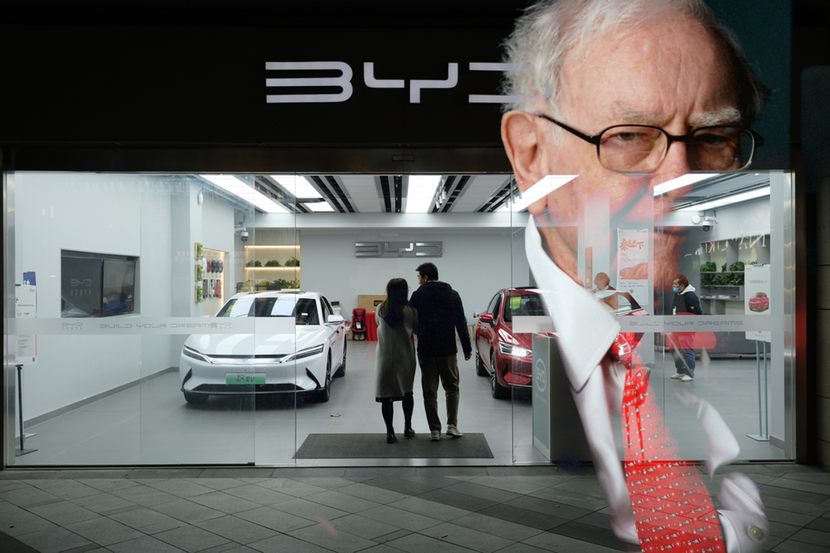 EV에 등을 돌리는 워런 버핏 BYD 또 매각...UBS, "뉴몬트 회복할 것" - 더밀크 | The Miilk