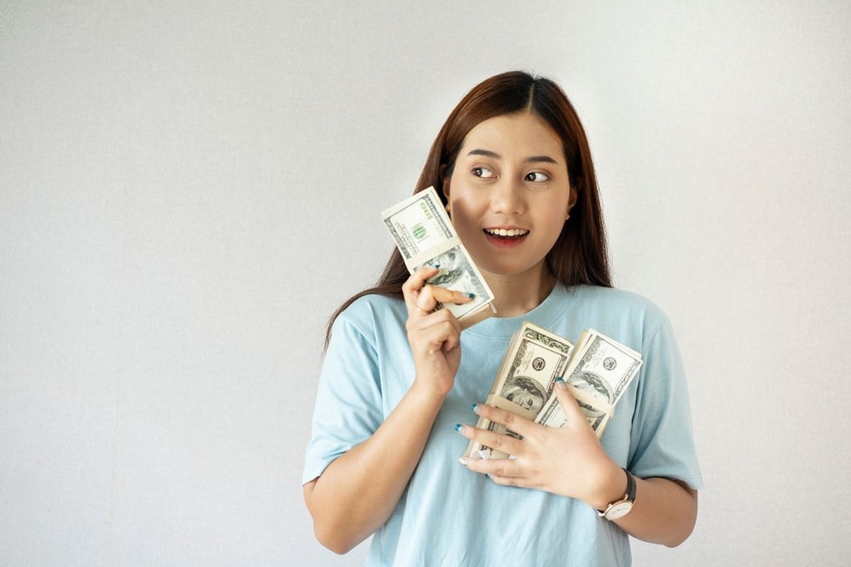 여보! 부모님께 달러 좀 보내드려야겠어요 - 더밀크 | The Miilk